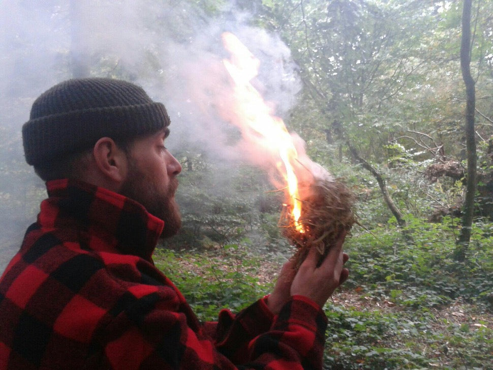 The How to guide of Fire Lighting– BushcraftLab